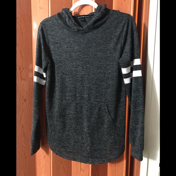 Derek Heart | Sweaters | Light Comfort Gray And White Hoodie | Poshmark